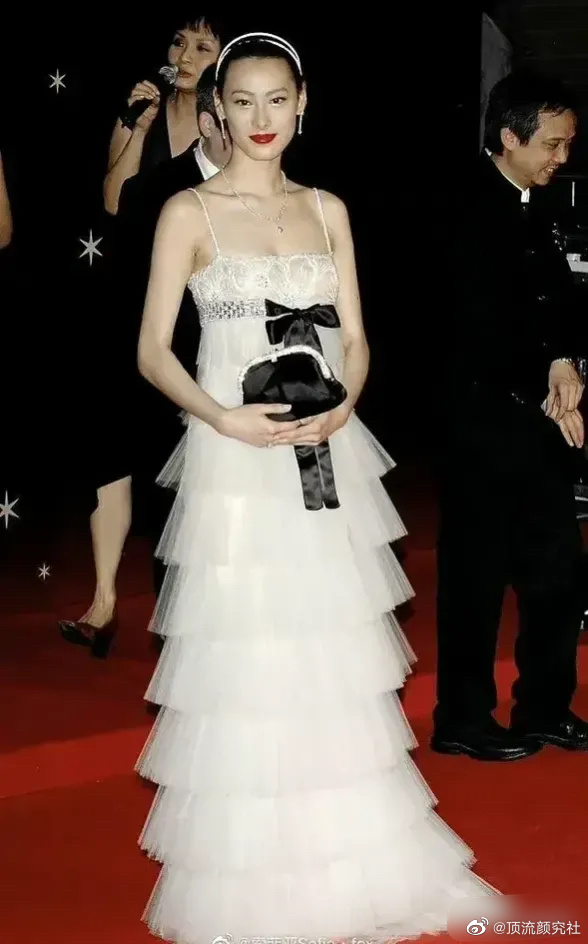 The rich must "bleed a lot" when they break up, Murdoch gave Wendi Deng ...
