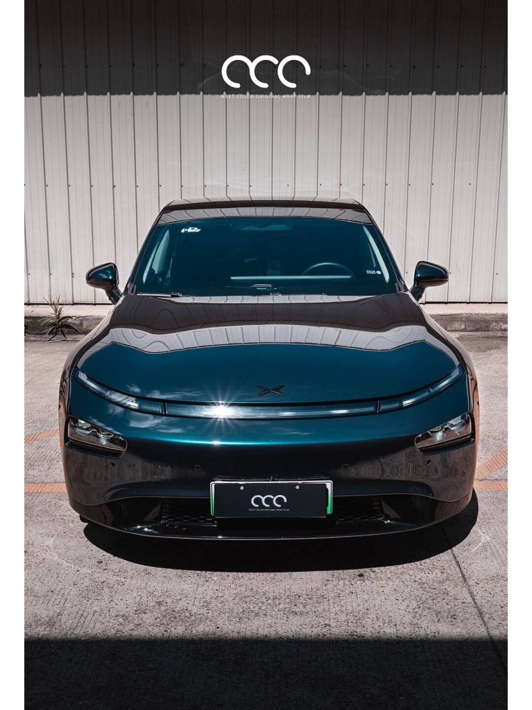 The original factory color turquoise green of Mercedes-Benz Diffuse ...