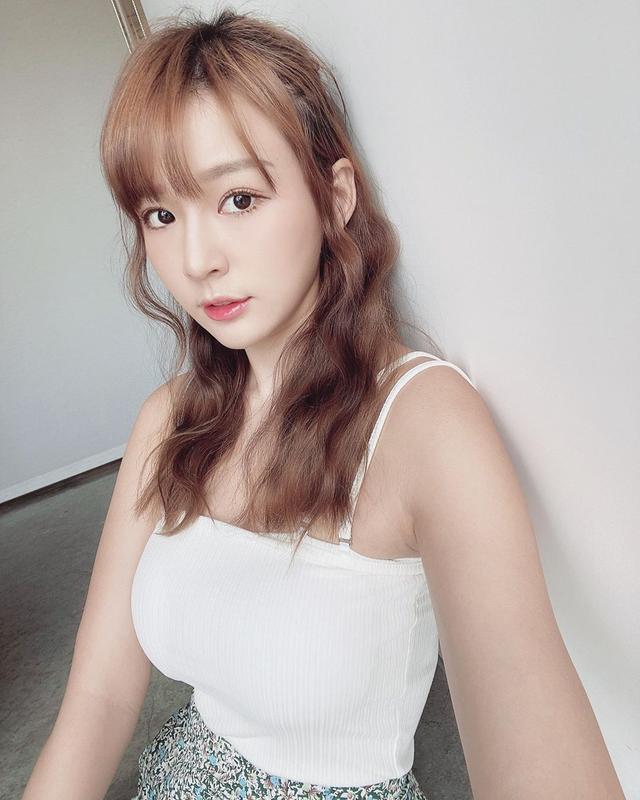 Taiwanese beauty coserlisa Lisa, sweet and lovely, the sweetheart that ...