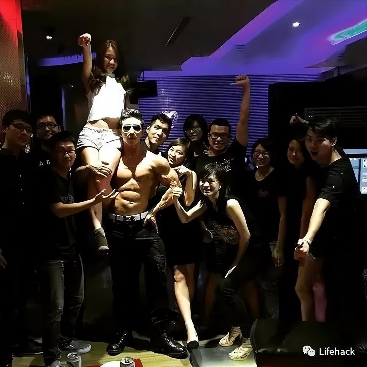 Nightclub muscle dancer turned into a bodybuilder, netizens shouted ...