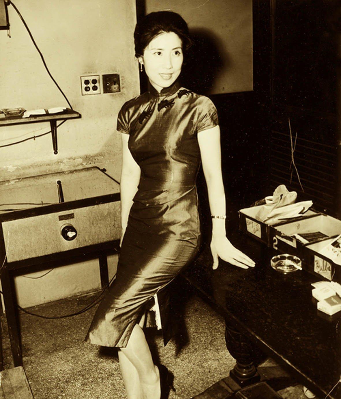 In 1969, Zhang Lingfu's widow, Wang Yuling, took this photo in New York, and she has been ...