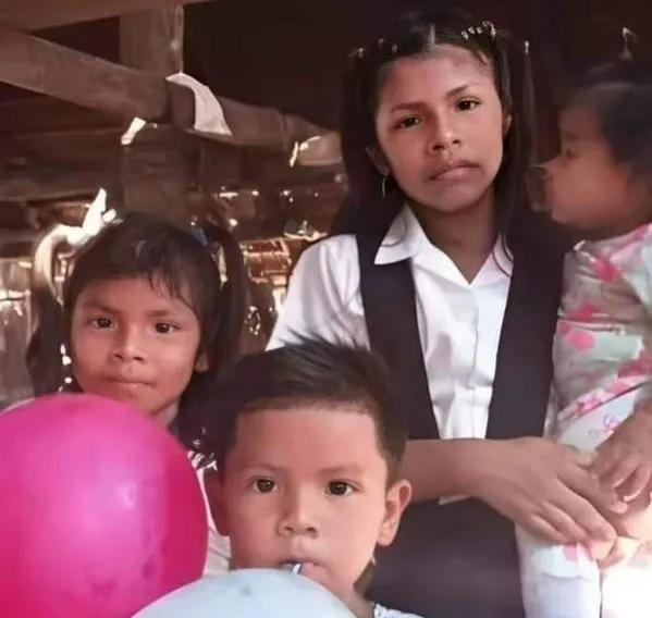 Miracle! 4 surviving children trapped in jungle 40 days after plane ...