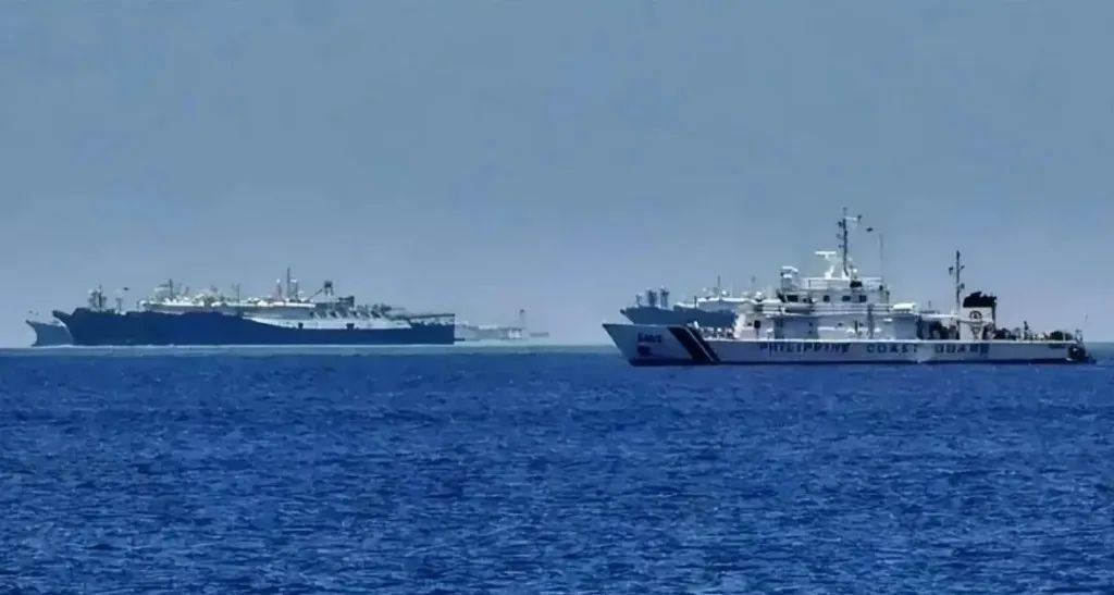 Bold and reckless, a large number of Japanese marine protection ships ...