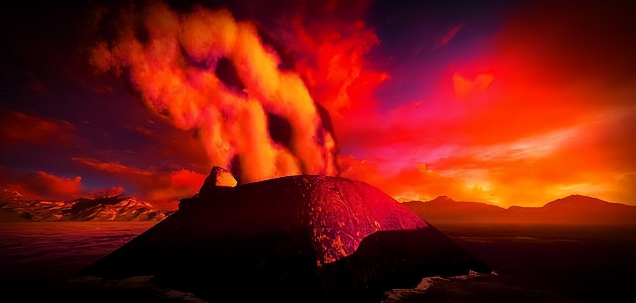 The volcano in Japan erupted again, raising the highest level of alarm ...