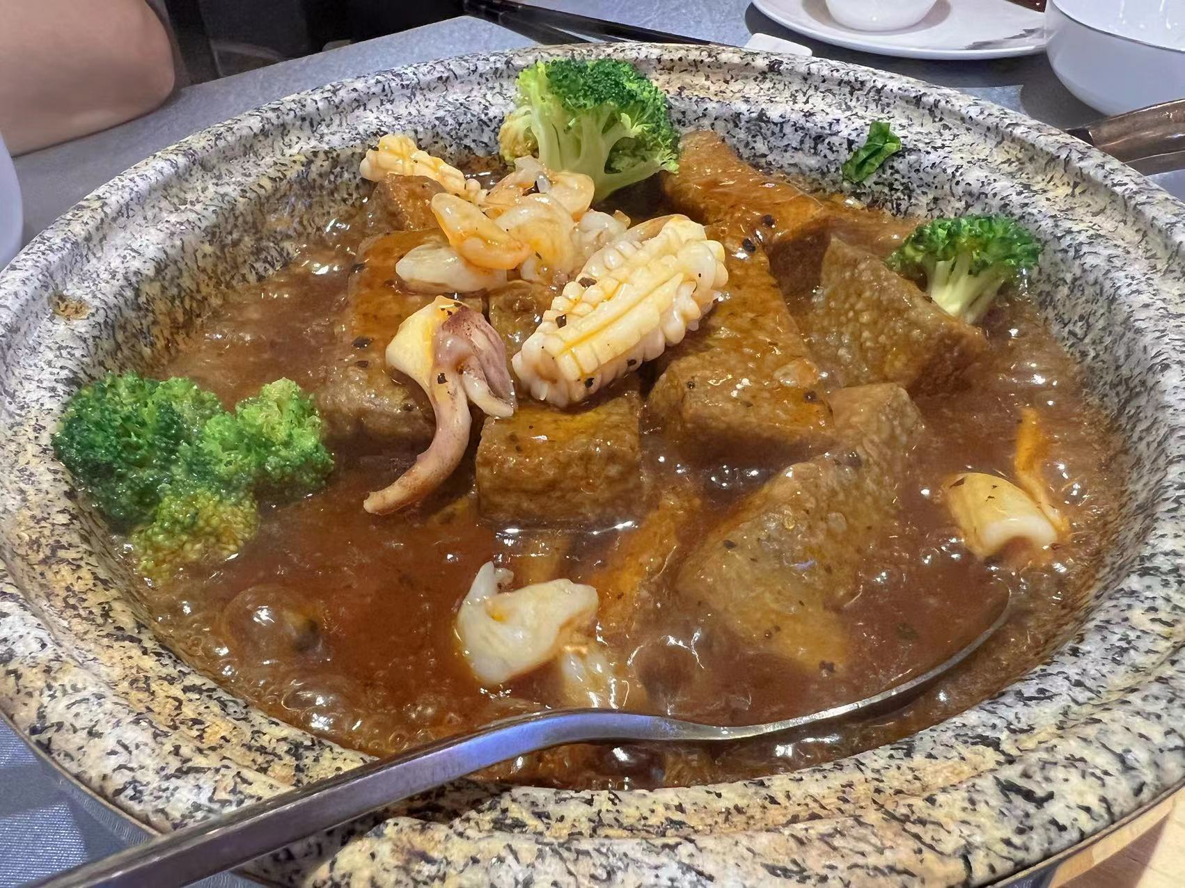 Shunhe Restaurant: There is still a certain gap with Lanshebi - iNEWS