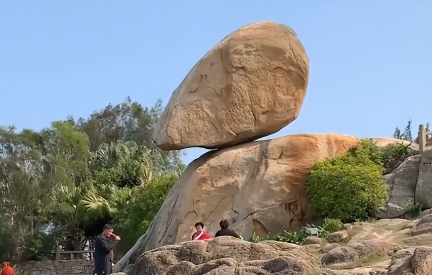 A 7-year-old girl has hidden powers?32 tons of boulders push easily - iNEWS