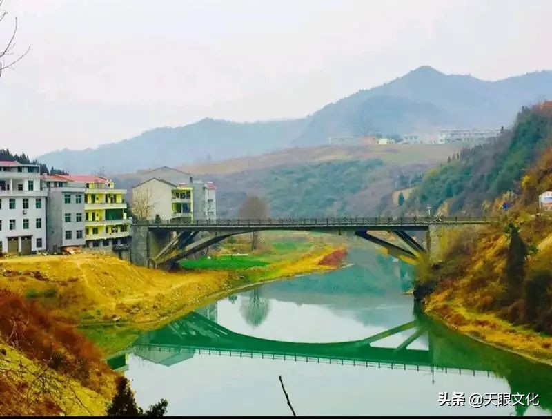 Essay "There is a Great River Style Called "Lan Zai" Author: Li Qiang ...