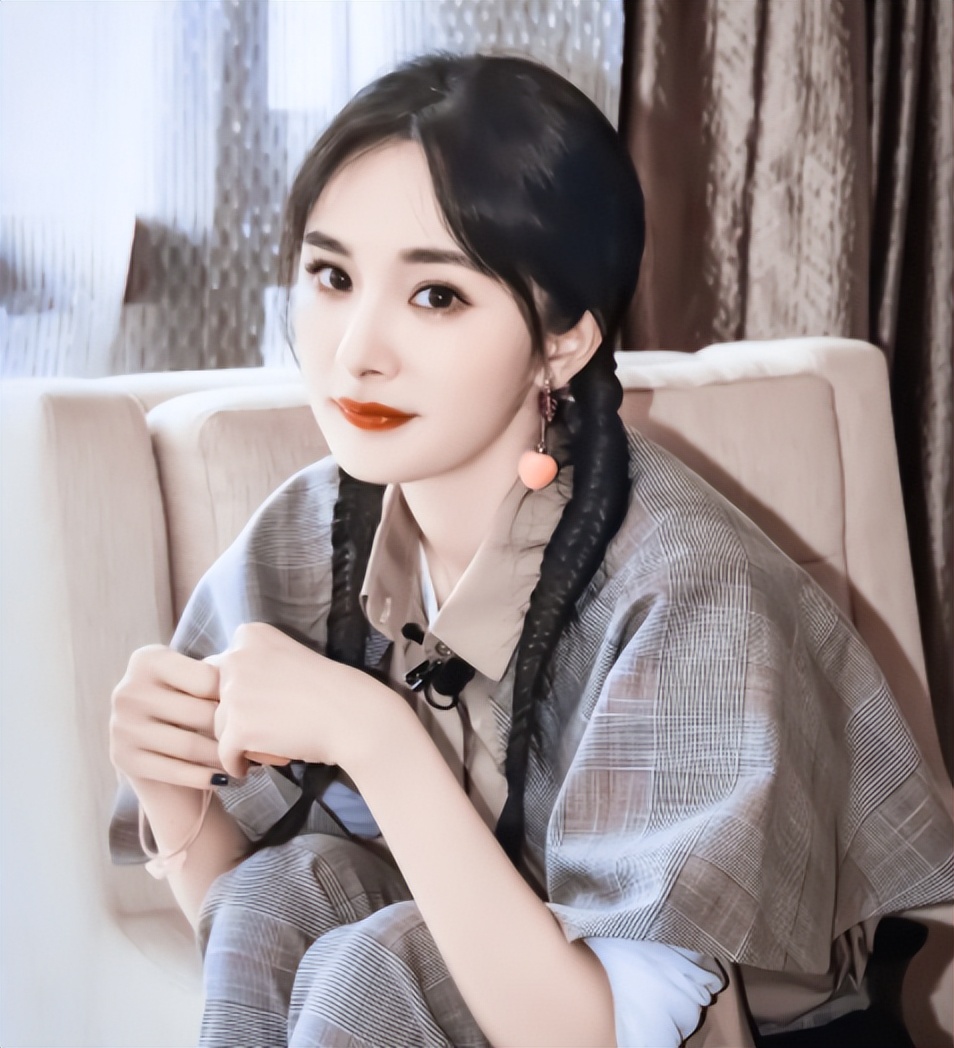 Back then, Yang Mi was admitted to Beijing Film Academy with a score of ...