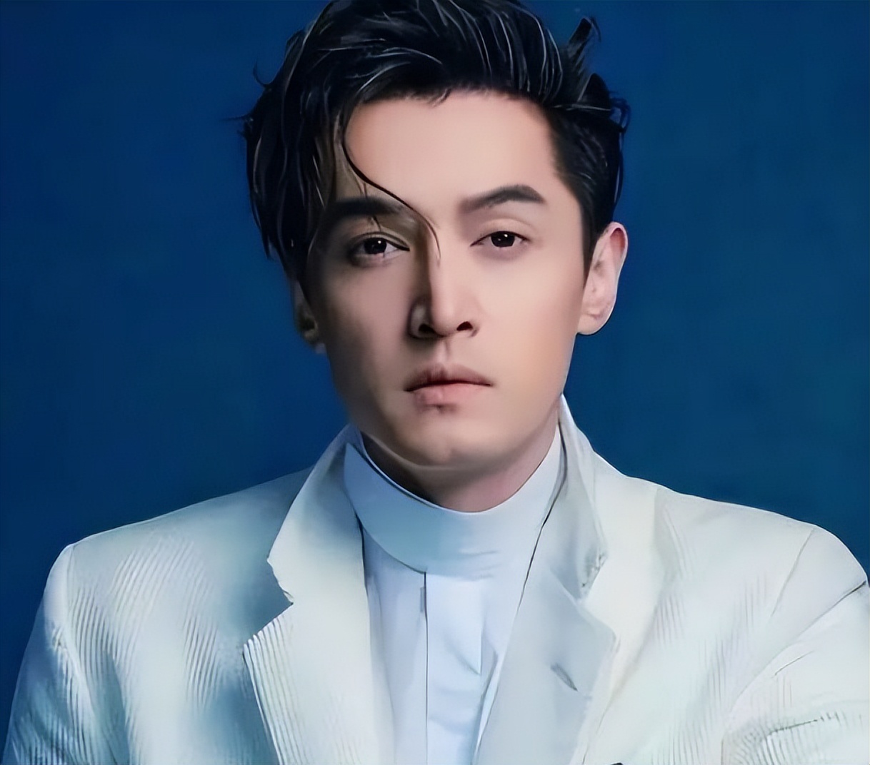 Hu Ge's wife made her first postpartum appearance! Reviewing alone is ...