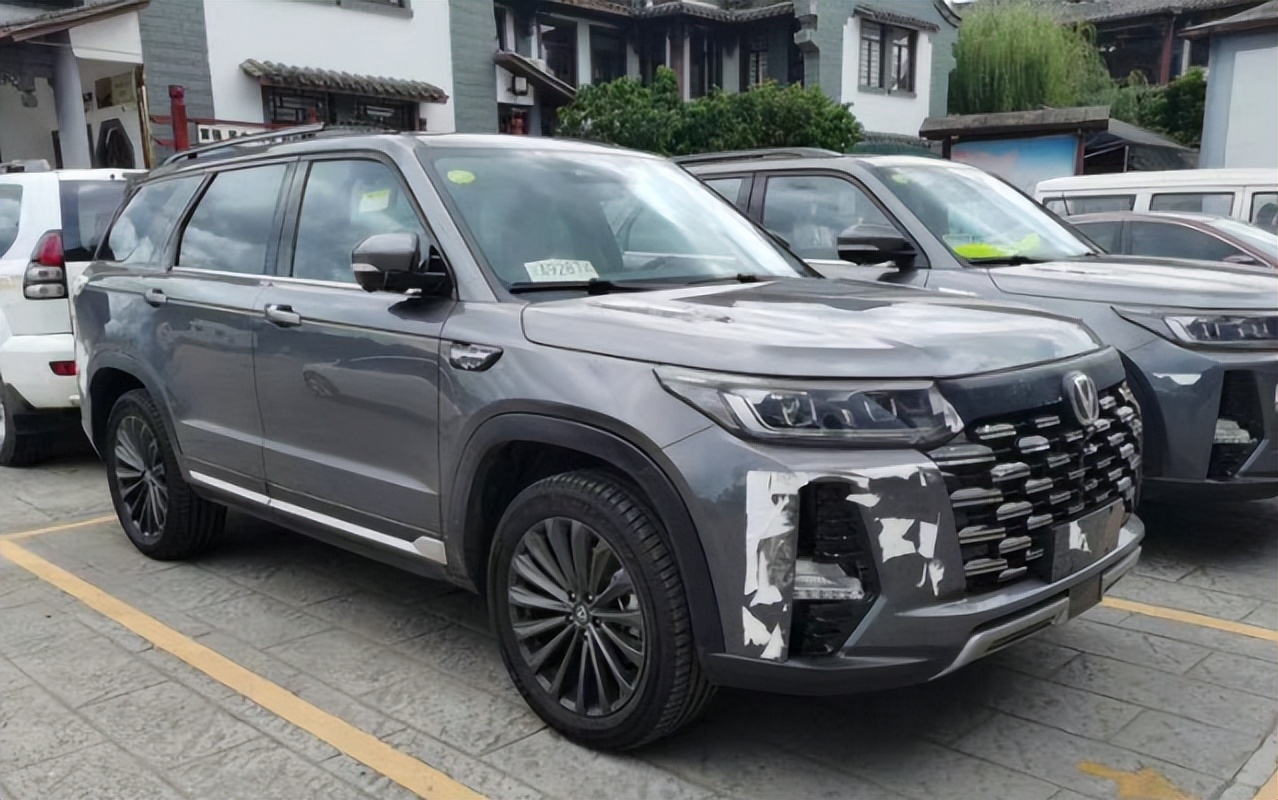 長安新CS95「大變臉」，個性爆棚，點陣中網+四根排氣，能接受嗎 - 資訊咖