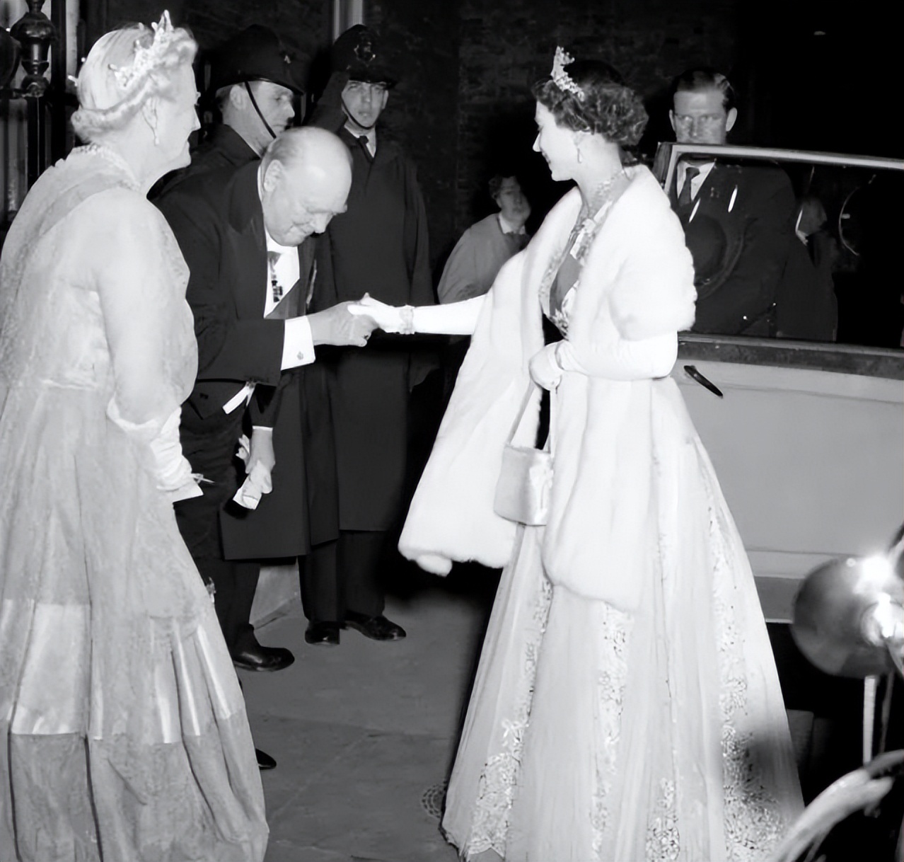 Queen Elizabeth II dies, let's take a chronicle look at the story of ...