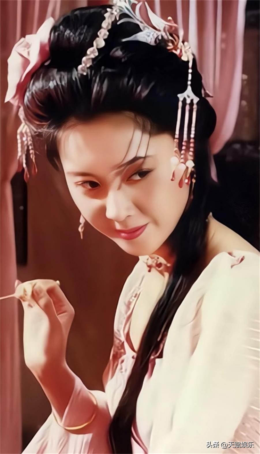 The 2023 version of the national first-class actor Zhu Lin's beautiful ...