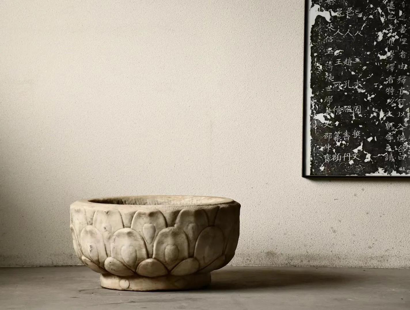 First-grade Qing lotus white jade lotus pot The lotus pot is made round ...