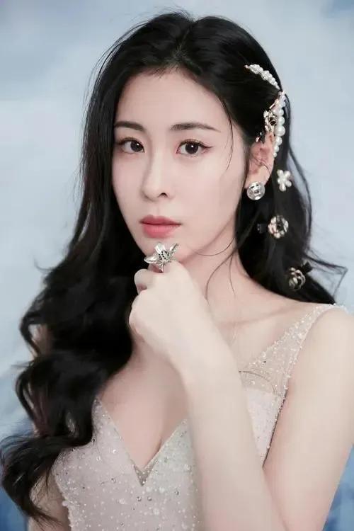 "Music Talent" Zhang Bichen's history of chasing stars and her "fall ...
