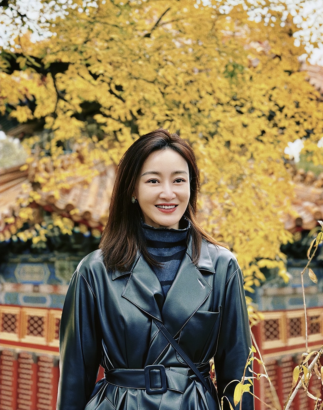 Zhao Ziqi: Autumn tour of Wanshou Temple, Jinbo rarely shows up on the ...