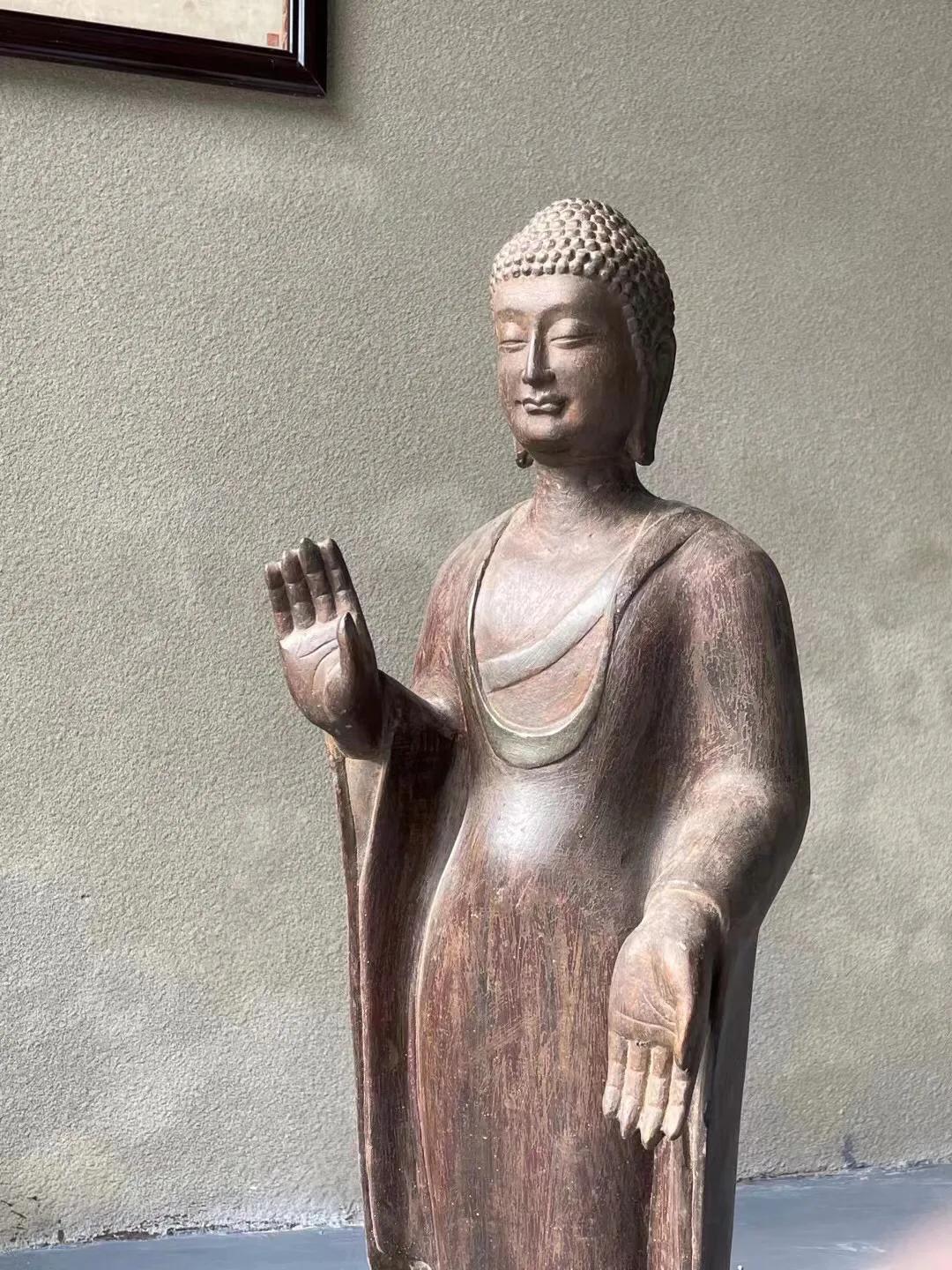 Sakyamuni standing Buddha Buddha open face dignified face with smile ...