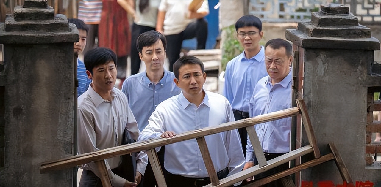Wu Yue won the Magnolia Award and caused controversy. He became popular ...
