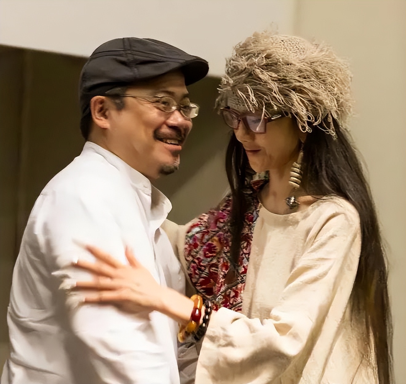 Yang Liping accidentally broke her nails while practicing dancing ...