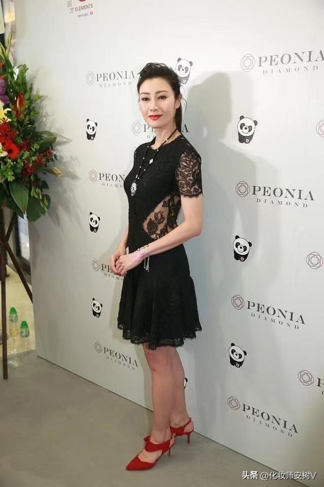 52-year-old Li Jiaxin is in the same frame as Lin Jiaxin, 8 years apart ...