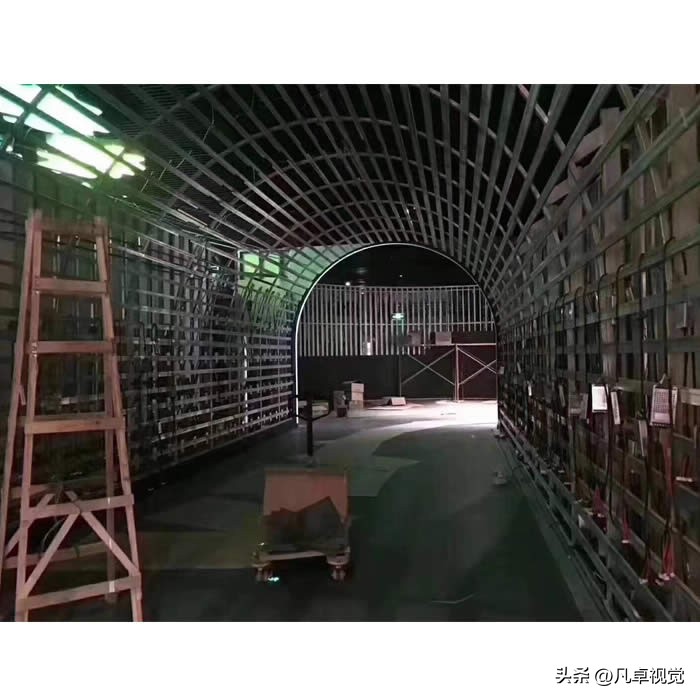 LED Time Tunnel - Possible Shortcuts in the Universe - iNEWS