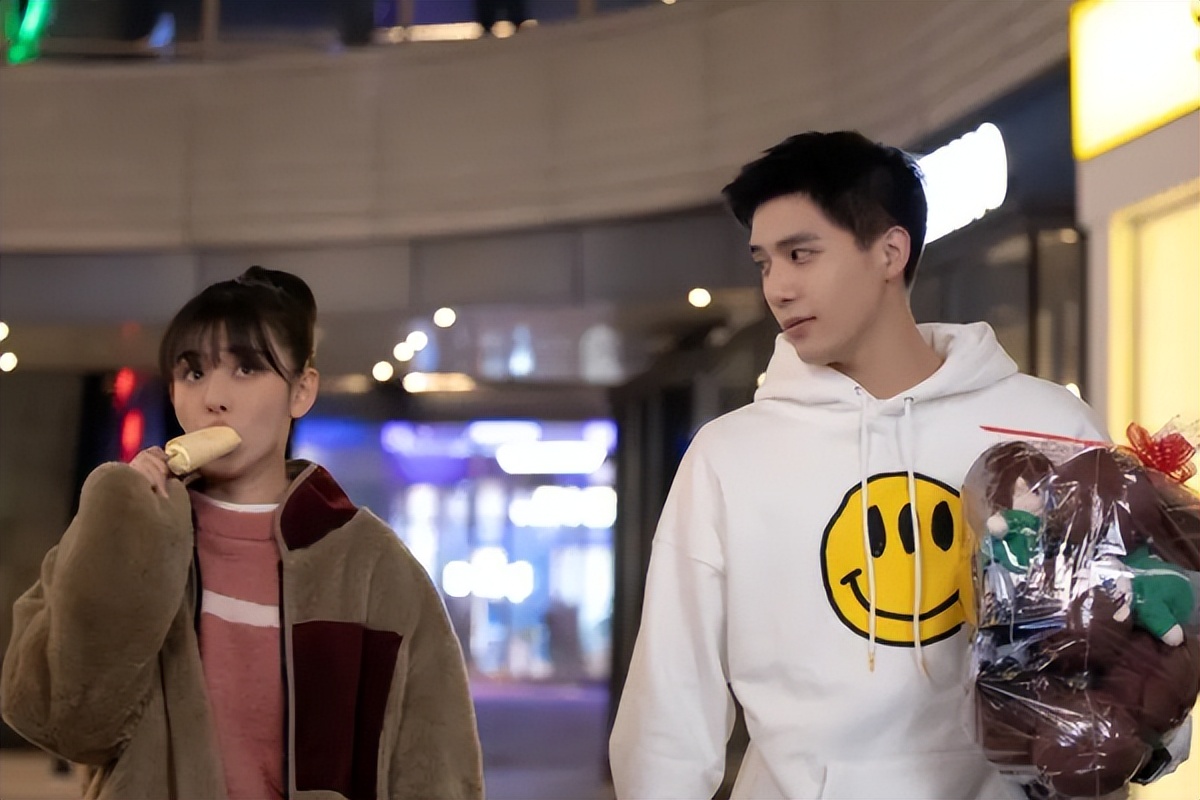 The TV series "Fly with You", Wang Anyu and Song Zuer, tell the story ...