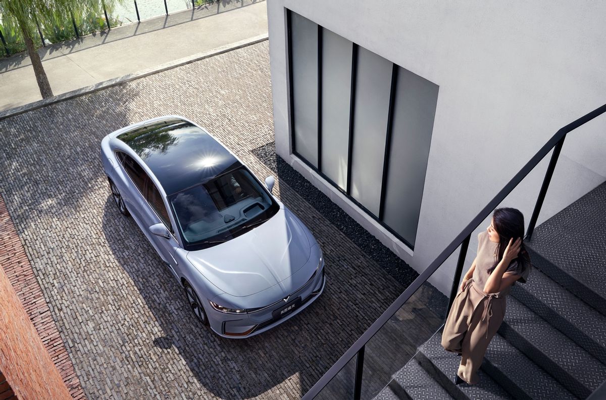 Girls will also fall in love with the driving feeling. Lantu Chasing ...