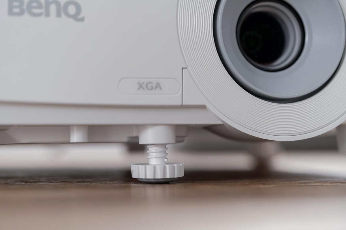 Set annual goals, use frequency of office projection +++UP, choose BenQ E520 smart projector - iNEWS