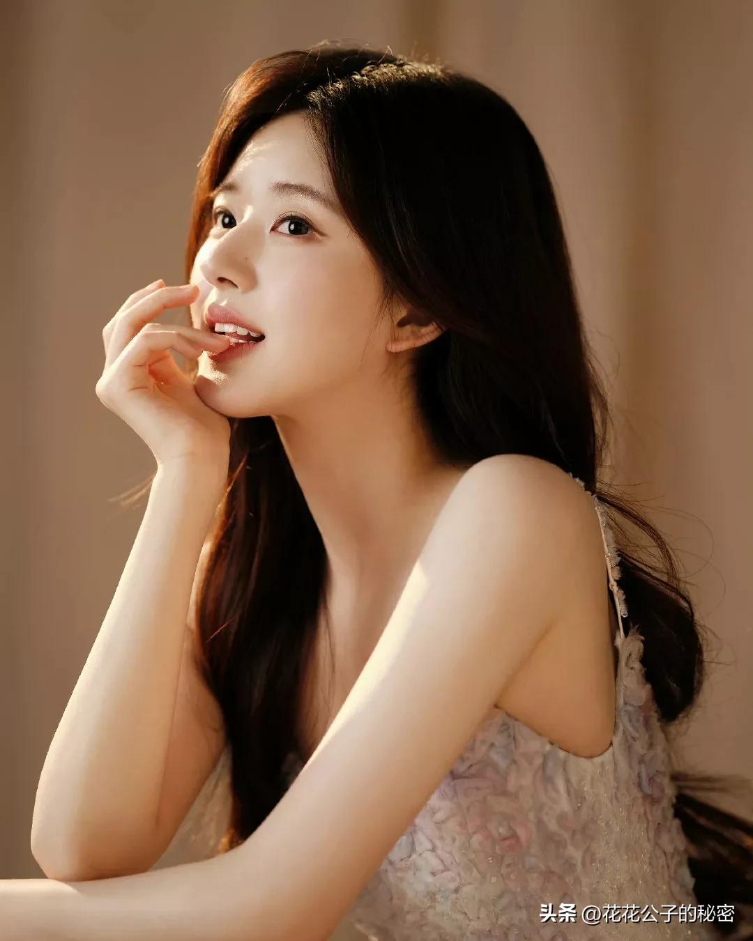 Zhao Silu, it's like a god of beauty has come - iNEWS