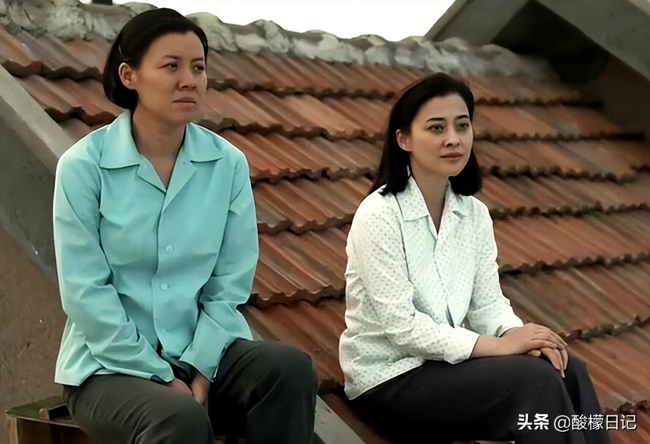 48-year-old Liu Lin showed happiness in recent photos. With "Dehua ...