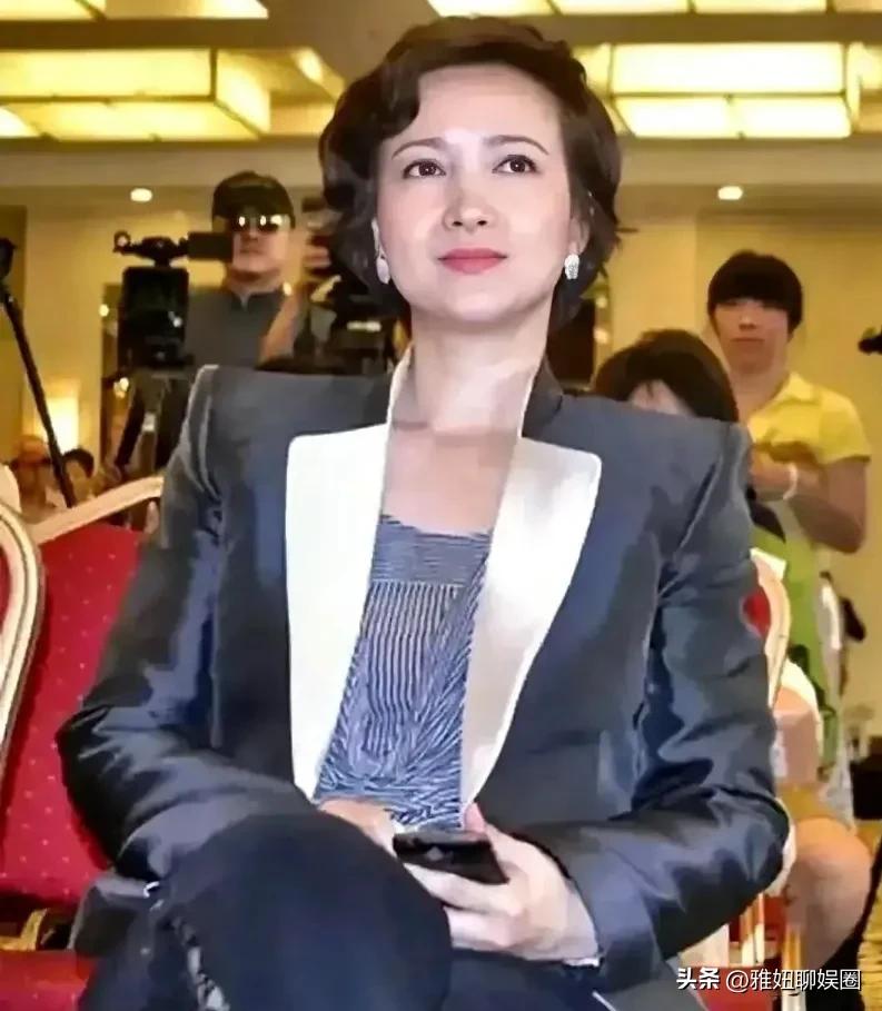 59-year-old He Qing is still elegant and beautiful - iMedia