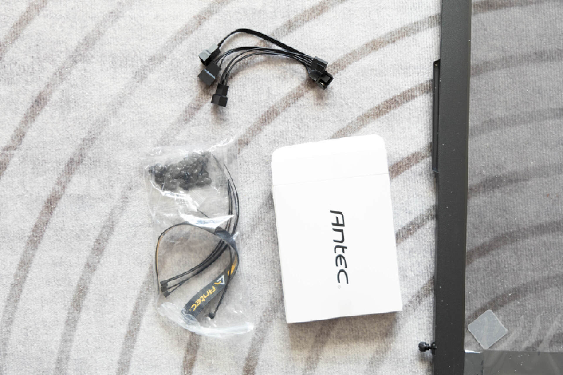 Quiet and reliable, excellent texture, Antec P20C installation ...