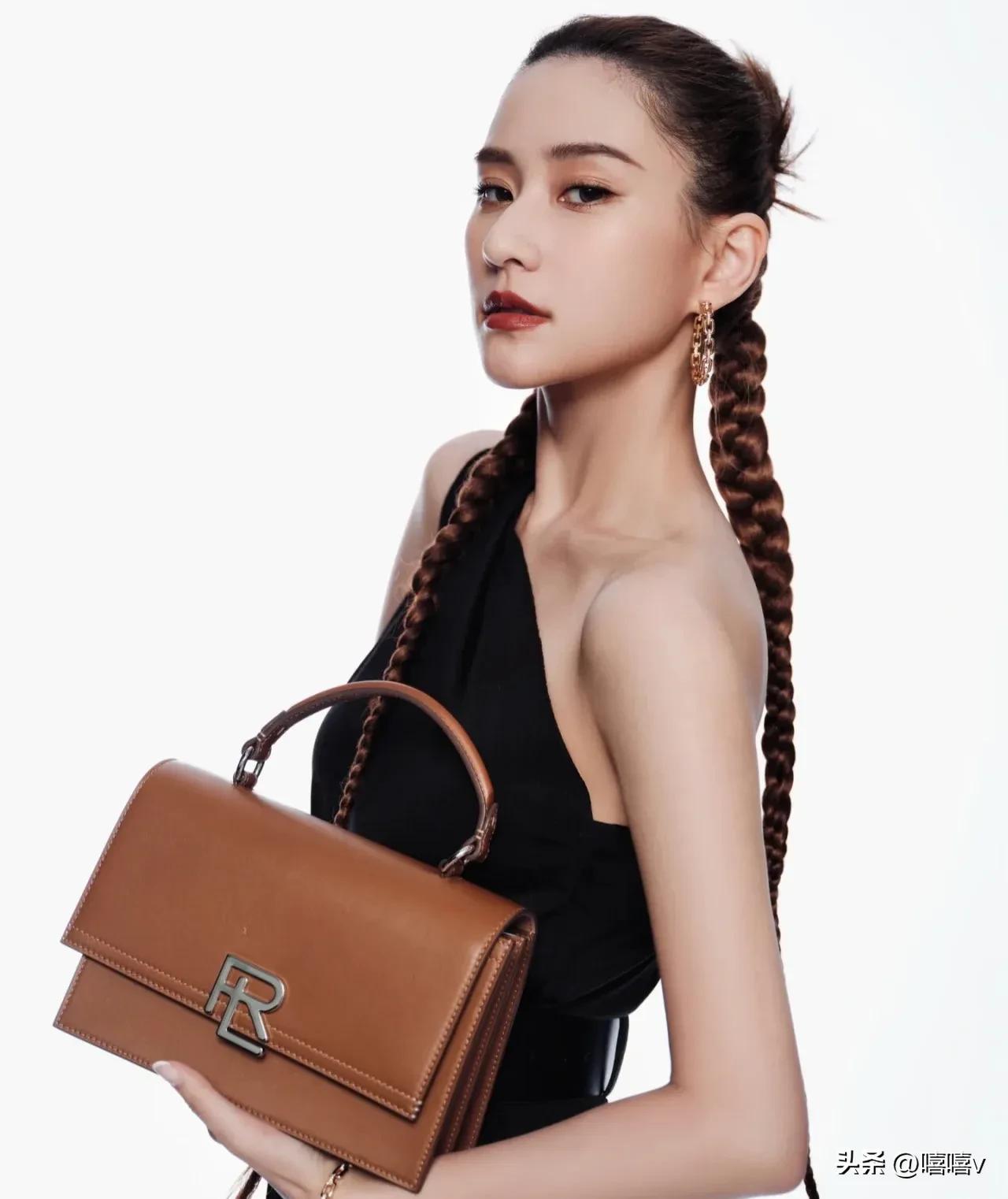 Share photos ~ He Chaolian - iMedia