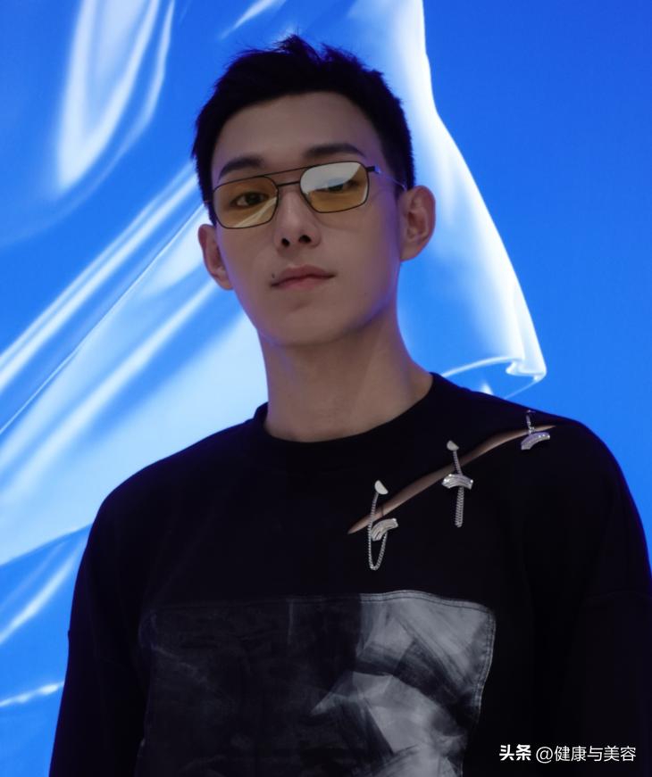 "Aiming for Your Future" Song Peize: Supporting Characters with Details ...