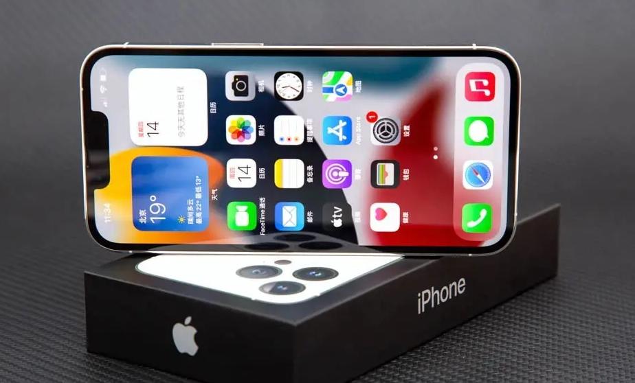 4 mobile phones with high sales in 2022, all of them are popular models ...