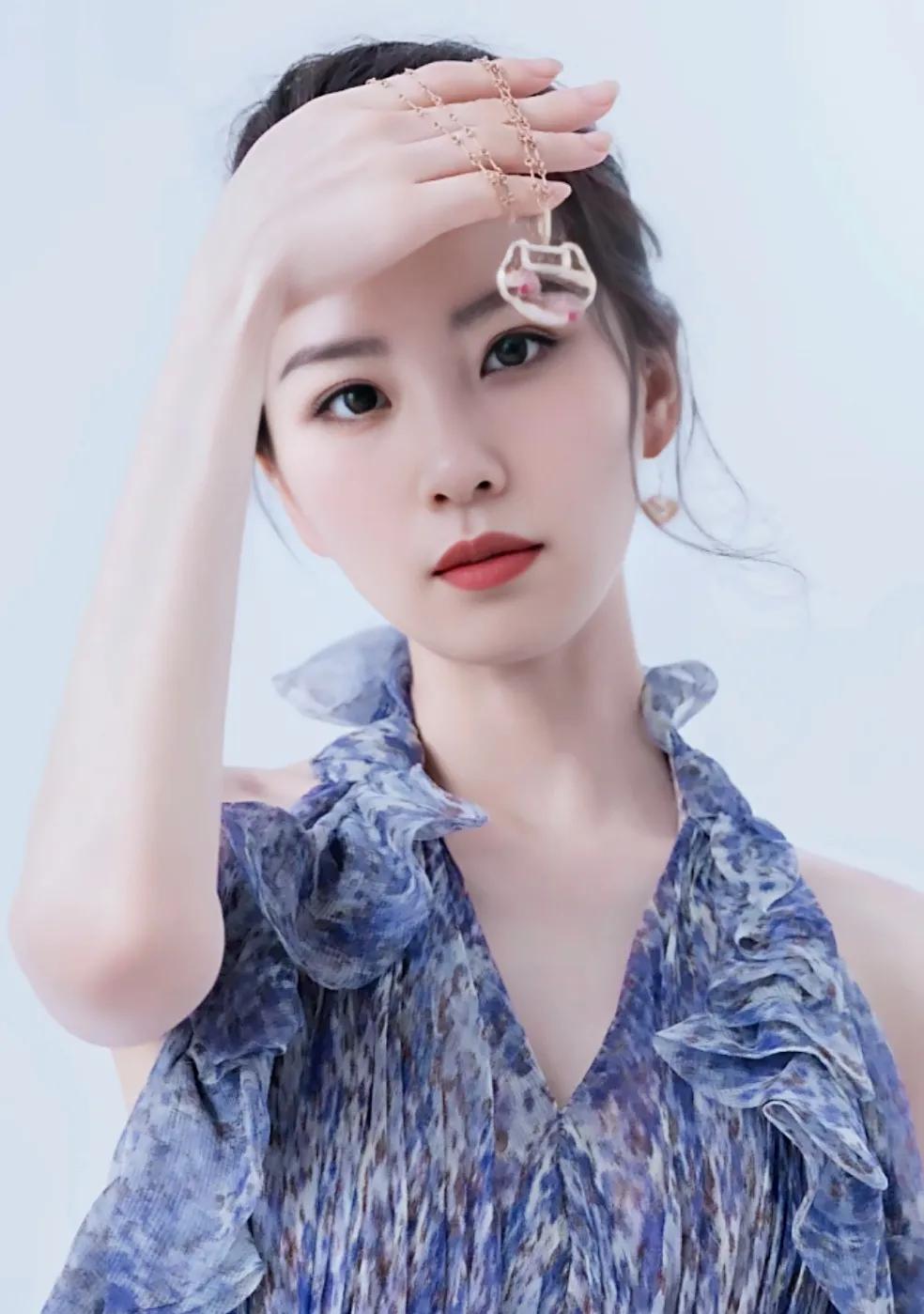 Beautiful lady, Liu Shishi - iNEWS