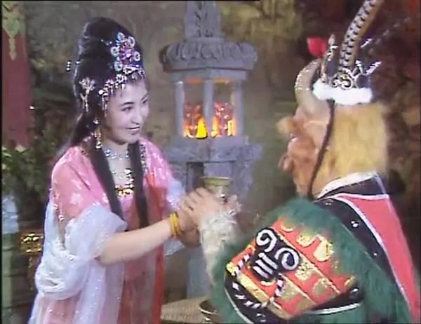 "Journey to the West Rare Book Rakshasa Girl's Fan 9" - iMedia