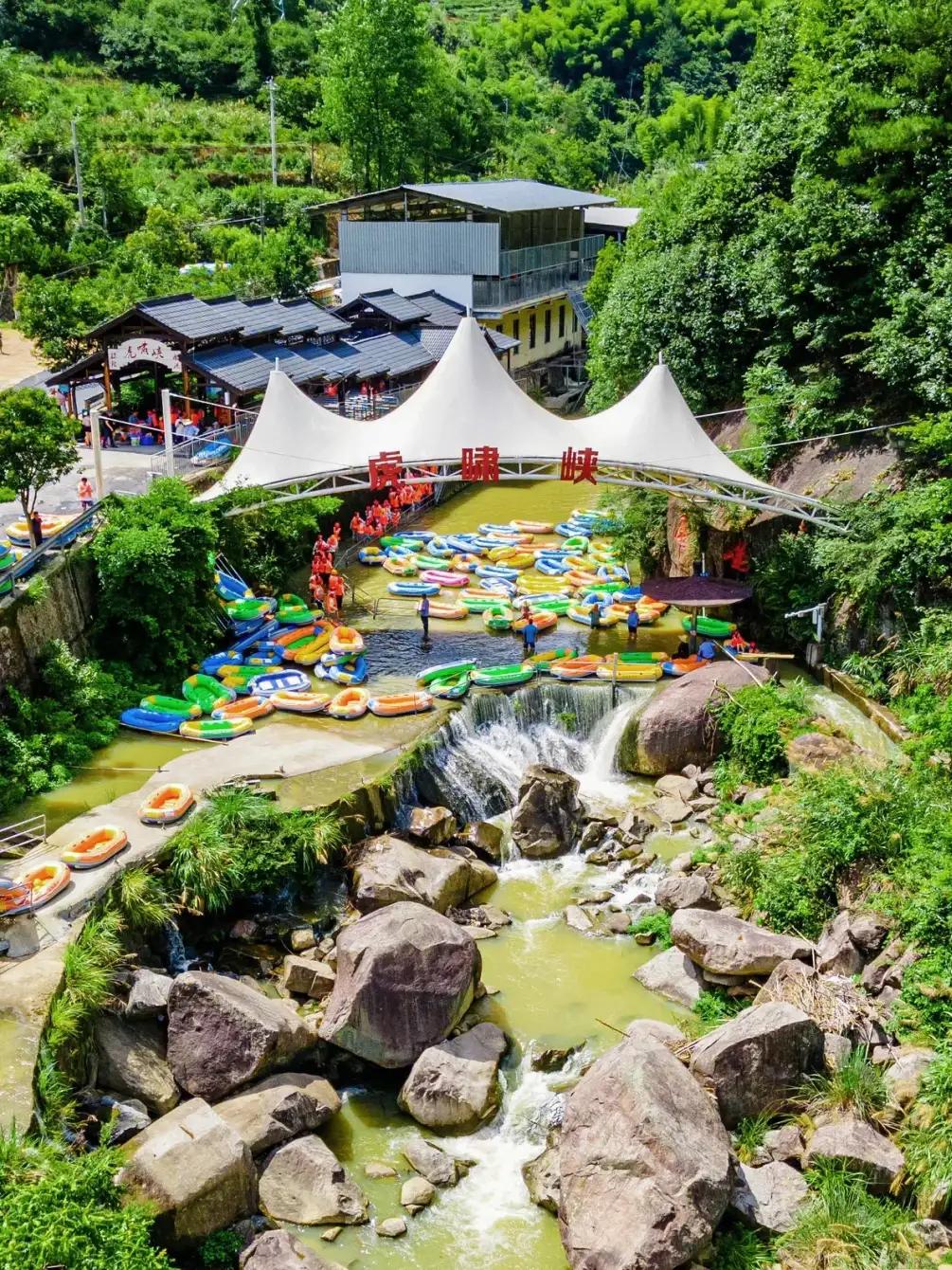 Tonglu Huxiao Gorge rafting, known as "the first drifter in East China ...