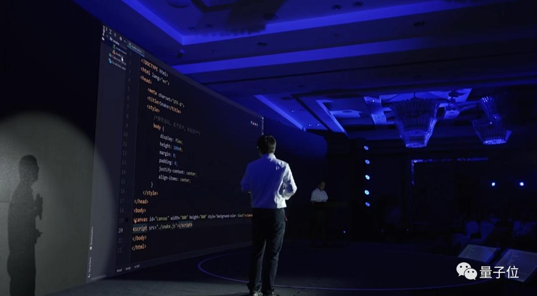 Use Chinese to develop small games on the spot! The "programming ...