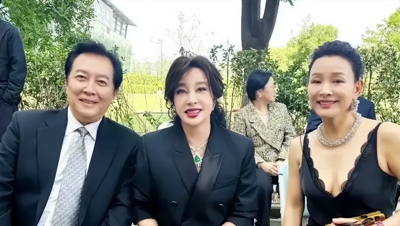 Liu Xiaoqing and Tang Guoqiang stunned netizens by appearing in the same frame! At 70 years old ...