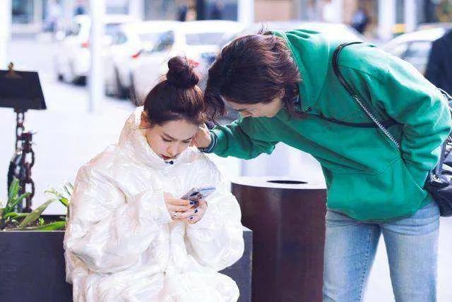 Qi Wei's husband, Li Chengxuan, has been with the baby at home for 6 ...
