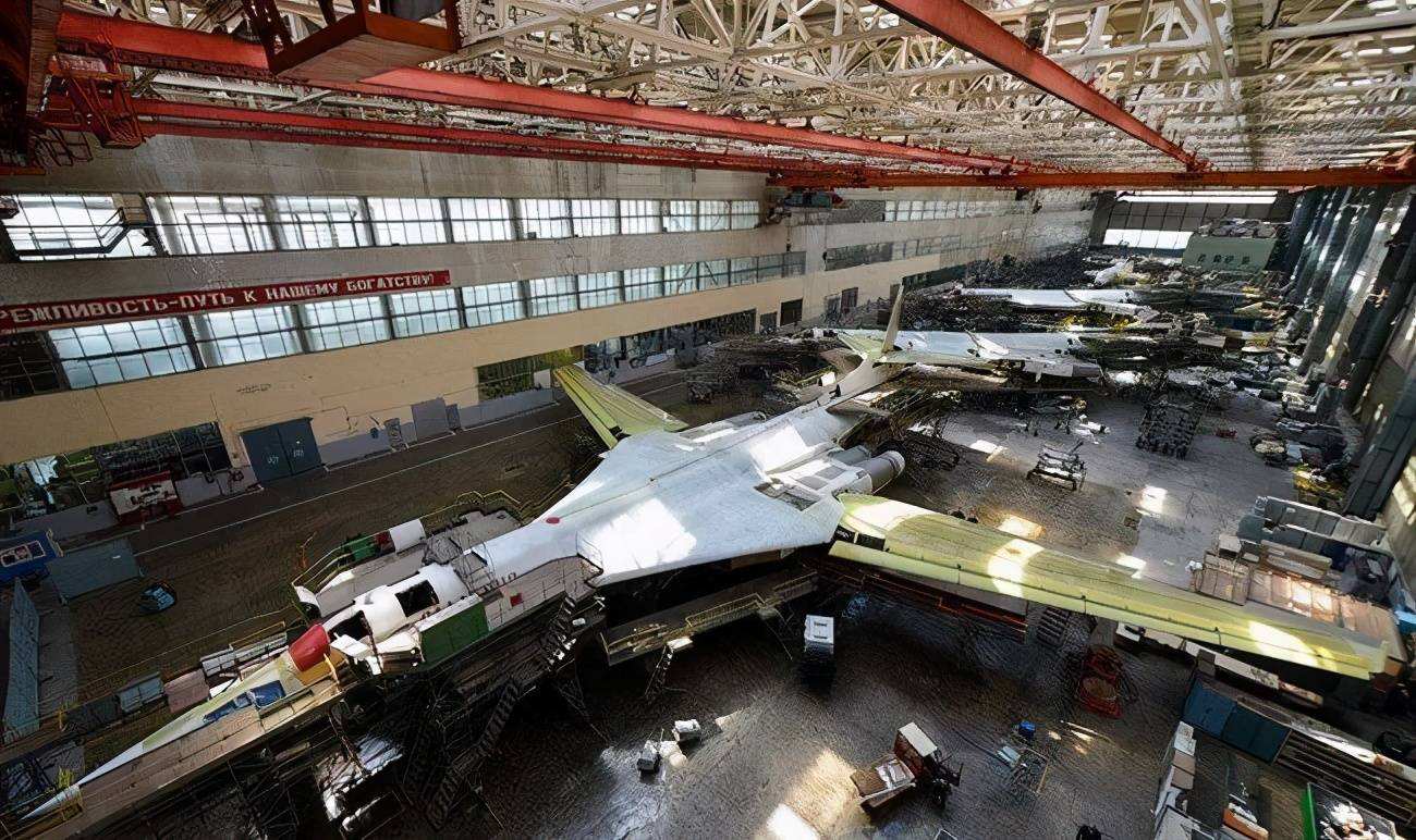 The inside of the Russia-Tu 160 factory was exposed, and the assembly ...