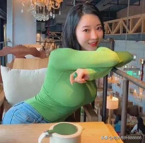 How much money did Liu Qiangdong give Liu Jingyao to get rid of the scandal back then before she ...