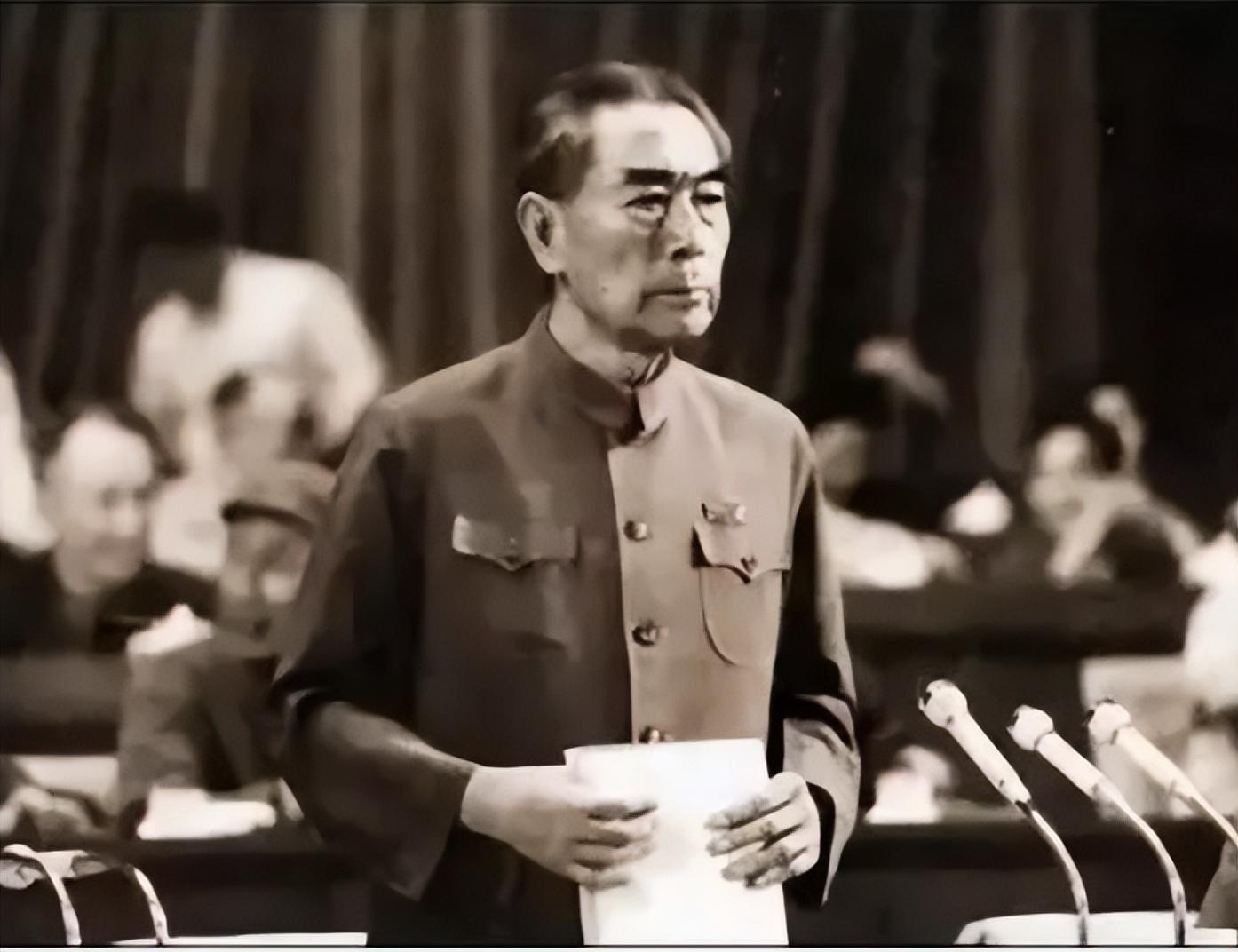 After the death of Premier Zhou, everyone asked Ye Shuai to give a ...