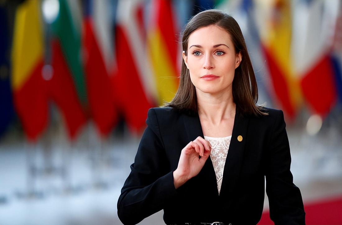 Weird European female politicians: British foreign secretary plays ...