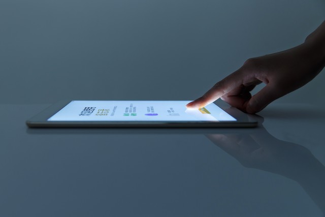 What's the difference between a tablet and a phone? - iNEWS