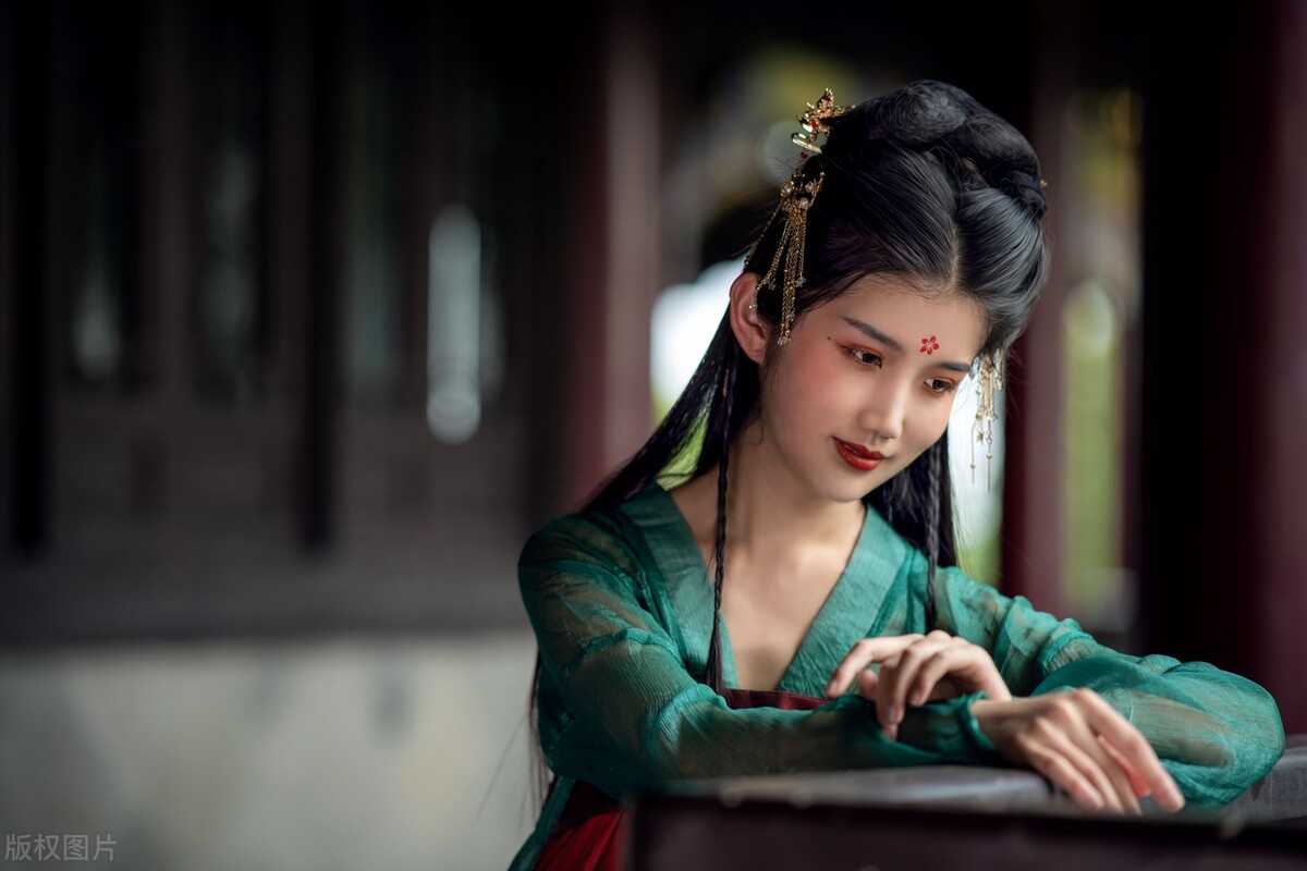 Ten songs about lyrical interpretation of beautiful women, a world of ...