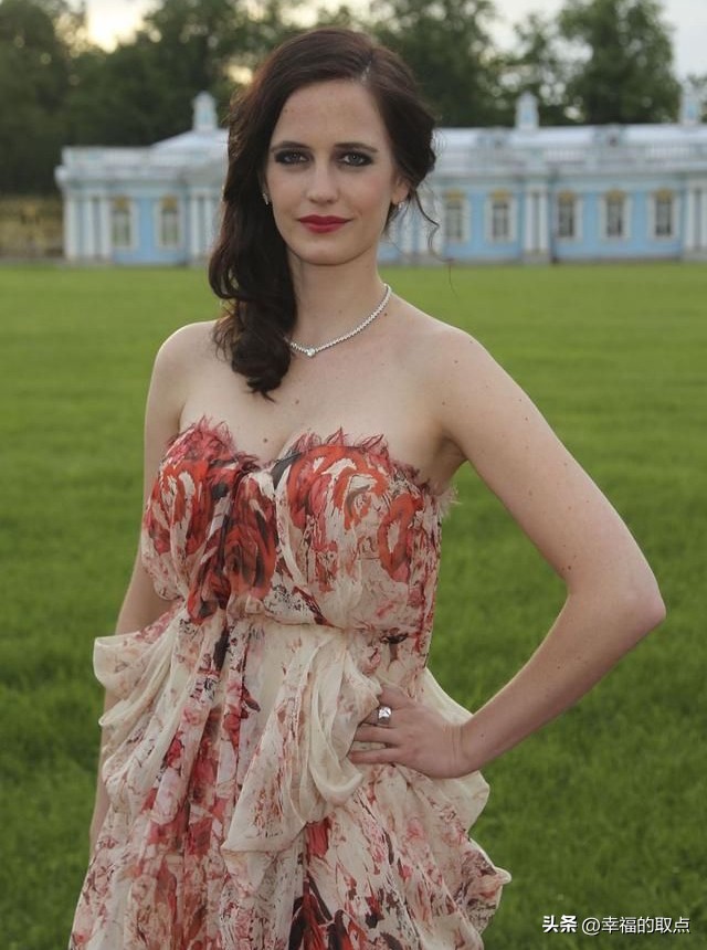 The most beautiful 007 Bond girl Eva Green, wearing a one-piece floral ...