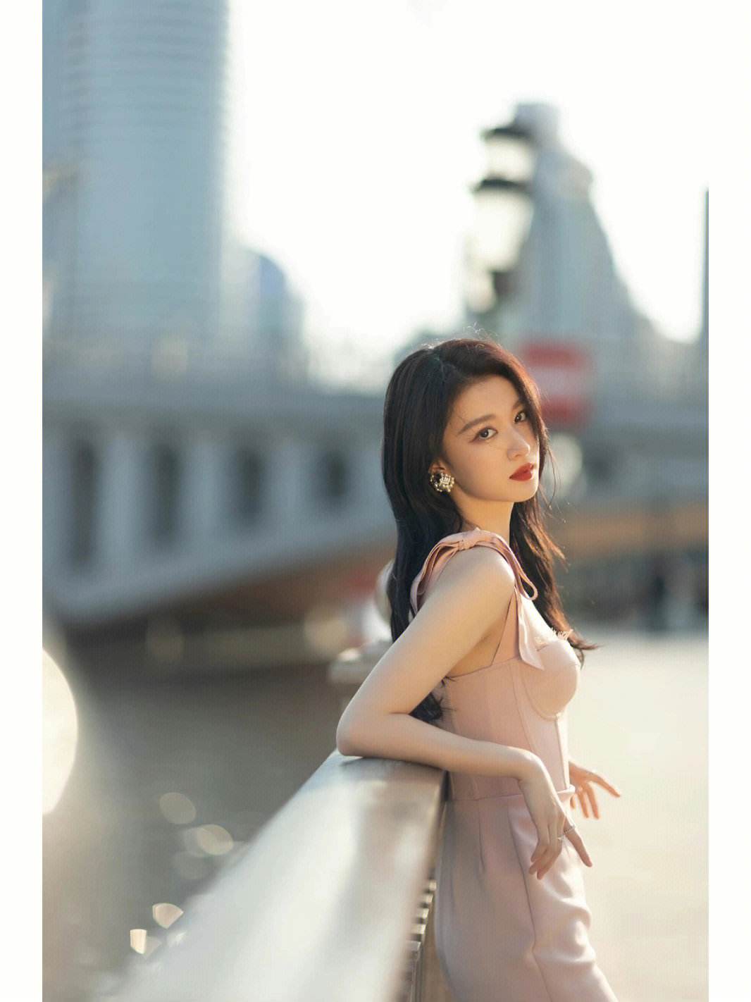 Yu Zheng supports Wang Churan: Actors will be popular after a ...