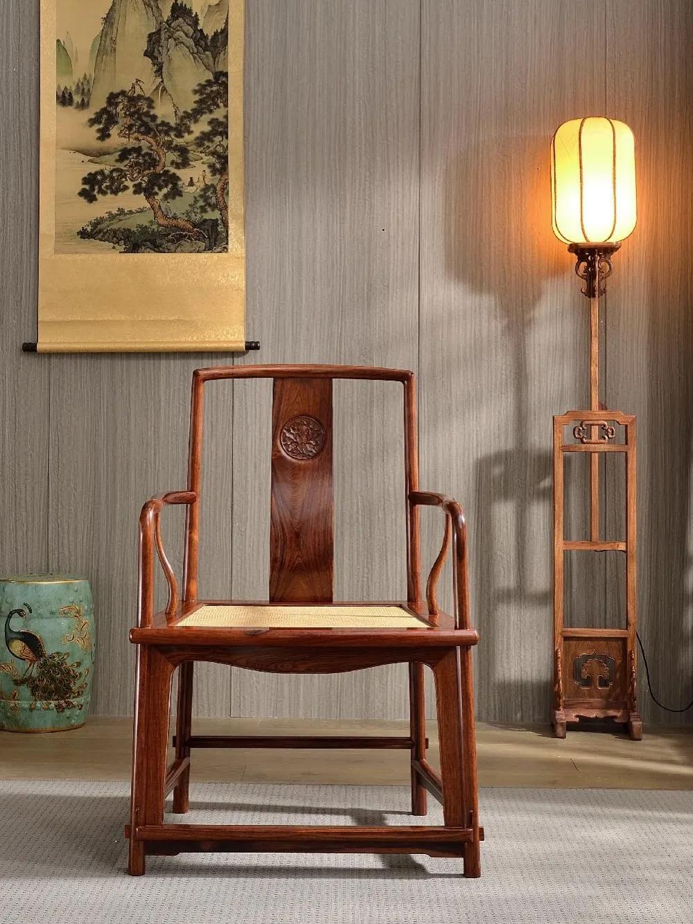 Fan-shaped Chair——"Big Good Man" among the chairs - iNEWS