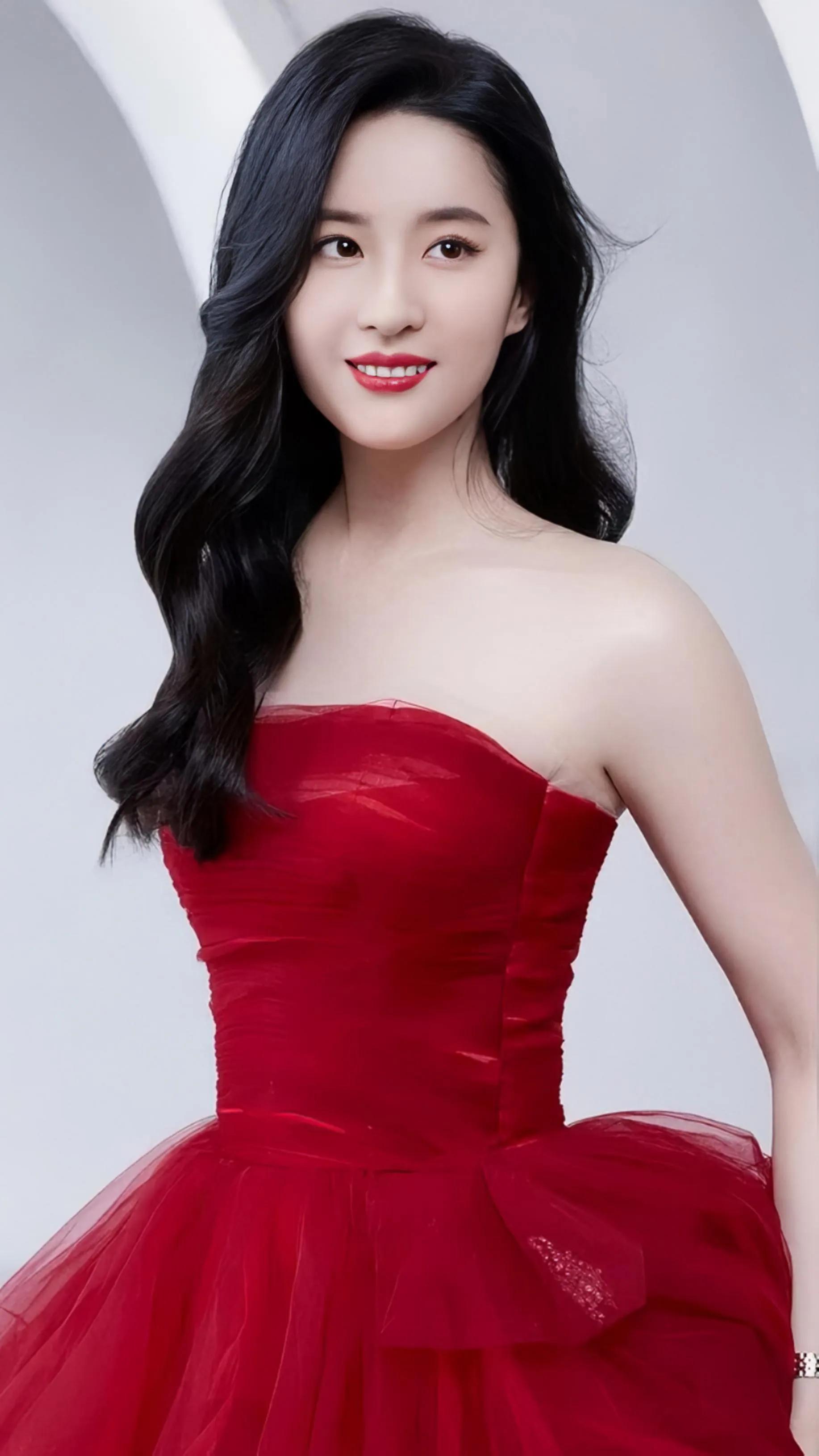 Liu Yifei - iNEWS